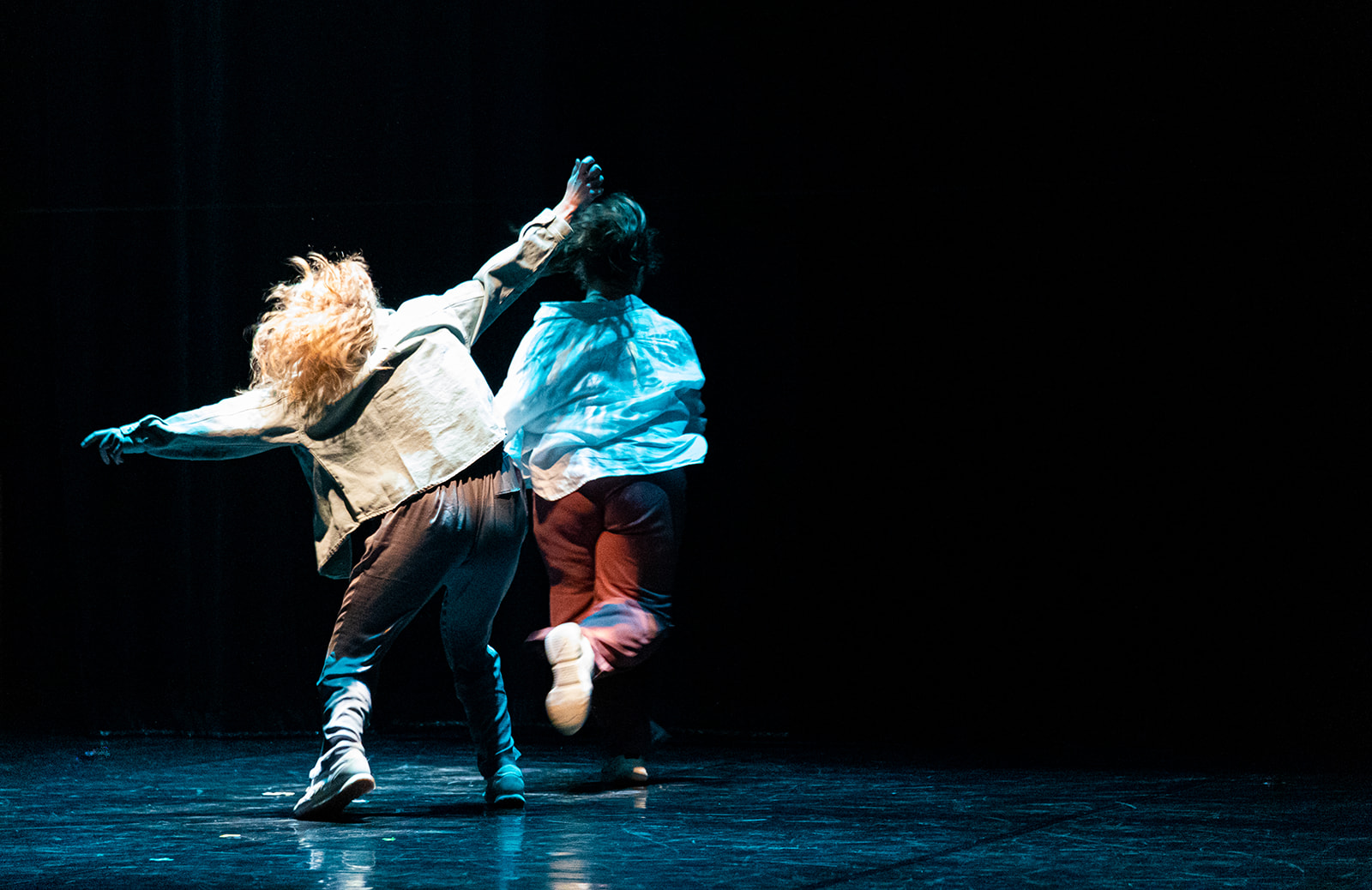 o exacerbar da solidão ou mil formas de (tentar) preencher um vazio